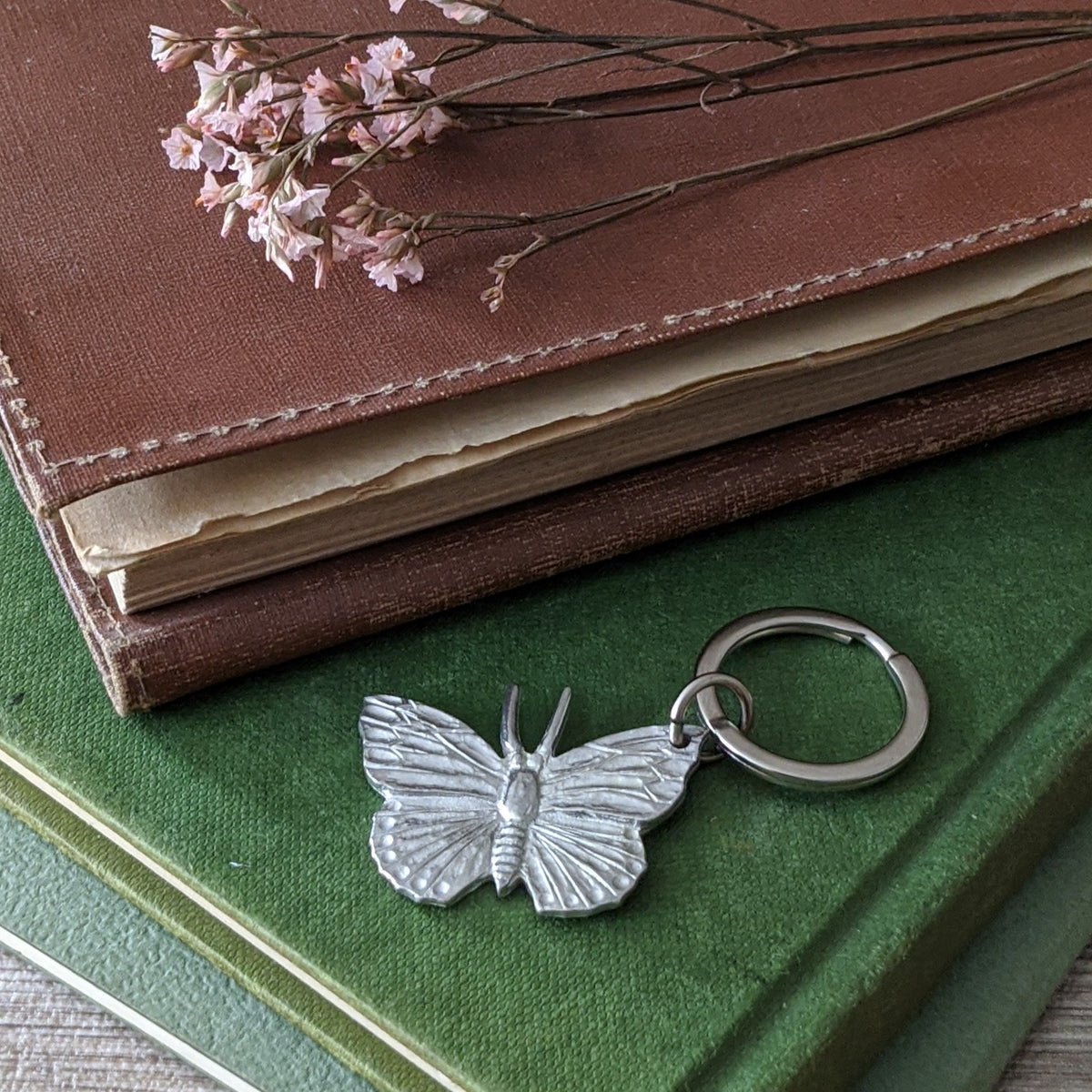 PEWTER BUTTERFLY KEY RING – Live Love Create